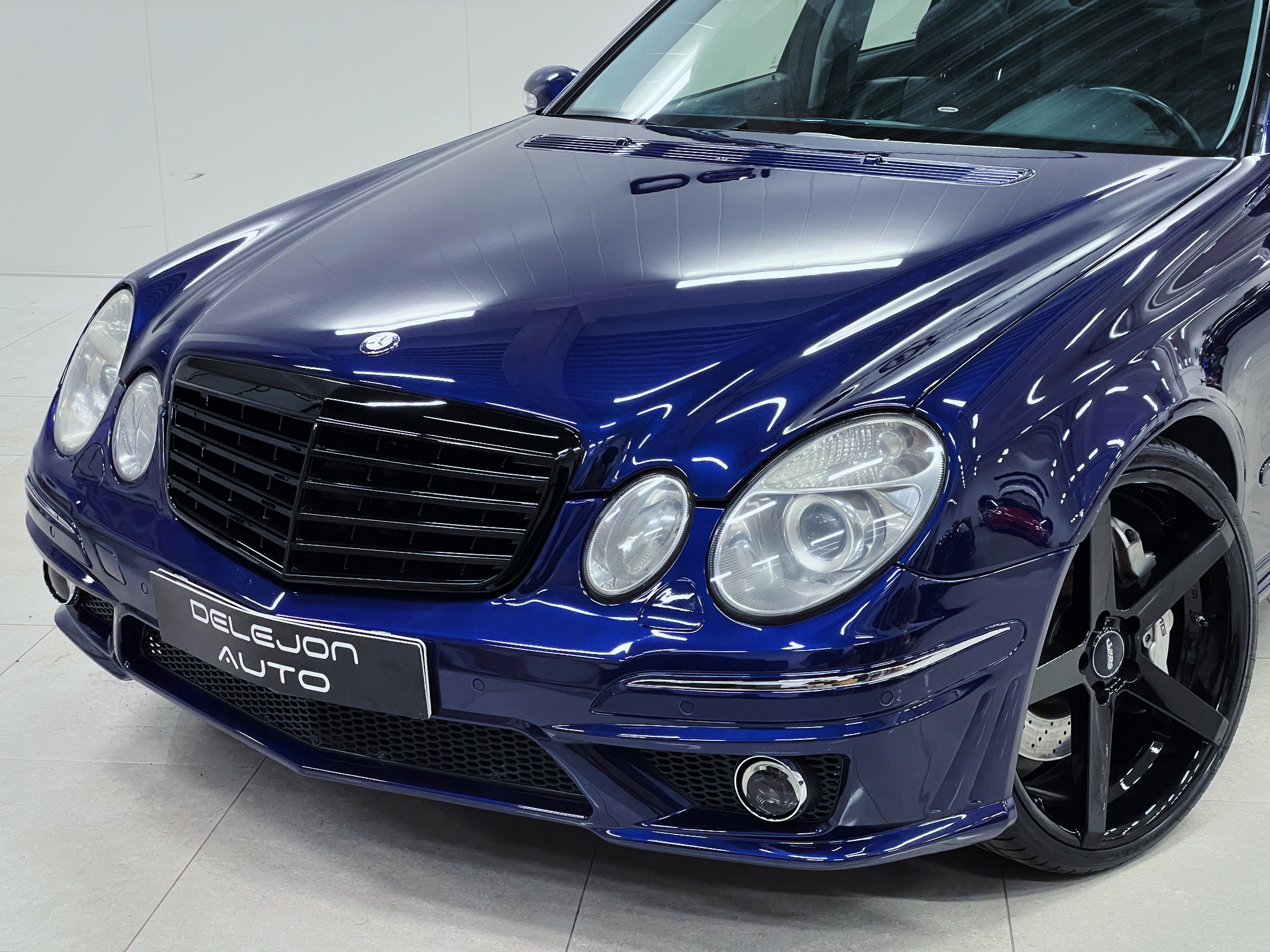 Mercedes-Benz E 55 AMG Designo "Mystique Blue" 500HK - DelejonAuto